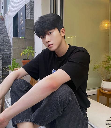 남자머리 맛집 제이나스타일 소프트컷 다운펌 하신 고객님이에요 다운펌으로 두상이 작고 예뻐 보아개 해드렸어요 스타일링 하기 쉬운 소프트컷 해드렸습니다