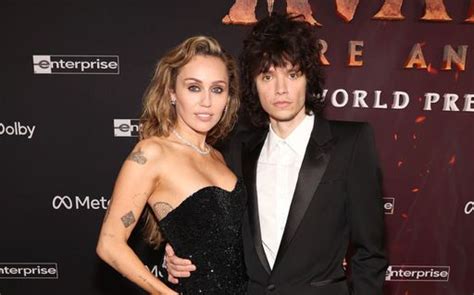 Él Es Maxx Morando El Prometido De Miley Cyrus