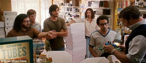 First Look At Ashton Kutcher As Apple Ceo Steve Jobs In Film Biopic