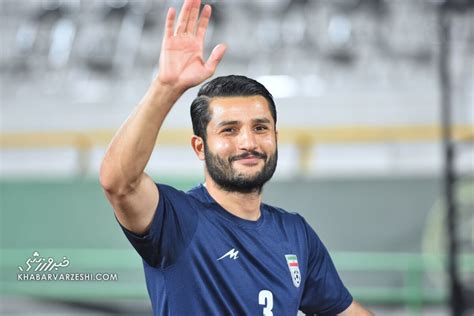 عکس مدافع استقلالی با هم تیمی هایش خداحافظی کرد مقصد بعدی تراکتور