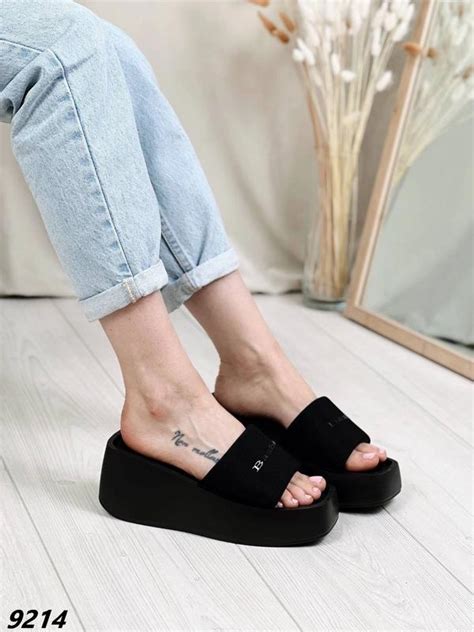 Шлепанцы женские — цена 1395 грн в каталоге Шлепанцы Купить женские вещи по доступной цене на