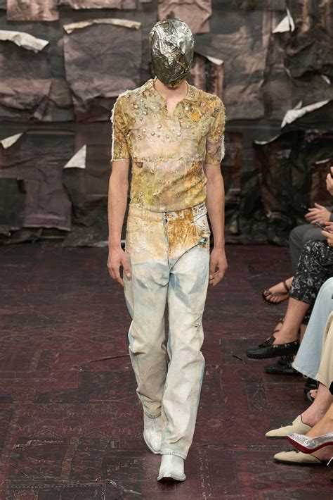 Maison Margiela Artisanal Fall 2025 Couture Runway Fashion Show