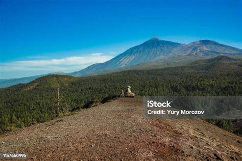 화산 아레나 네그라스 꼭대기에서 산 테이데의 전망 밝은 푸른 하늘입니다 테이데 국립공원 테네리페 카나리아 제도 스페인 0명에 대한 스톡 사진 및 기타 이미지 Istock