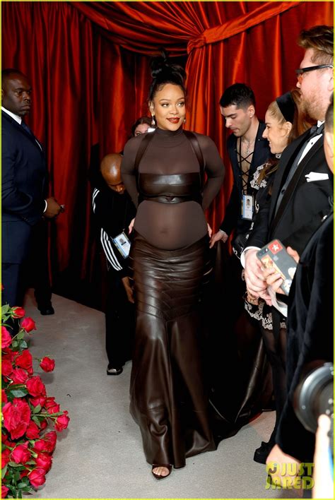 Pregnant Rihanna Closes Out The Oscars 2023 Red Carpet Ahead Of Her