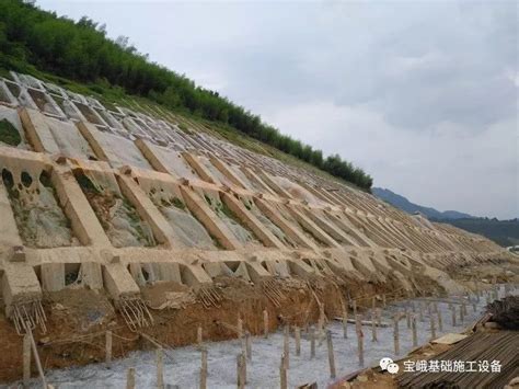 群桩和单排桩的图片 钻孔灌注桩桩机图片 孔桩护壁图片 第2页 大山谷图库