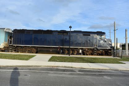 Tri Rail F40ph2 C 809 Built By Morrison Knudsen In 1993 With A Totally