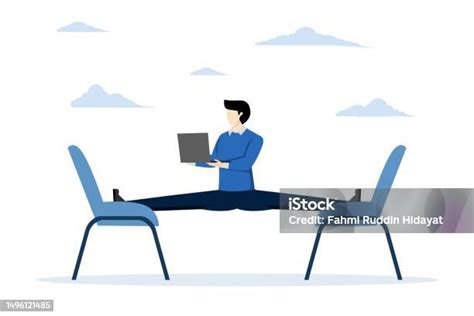 직원들이 프로젝트 개념 유연한 작업 요가처럼 균형을 잡는 의자 사이에서 다리를 뻗는 노트북 컴퓨터로 일하는 똑똑하고 편안한 사업가를 완료하기 위해 작업 시간을 관리하도록