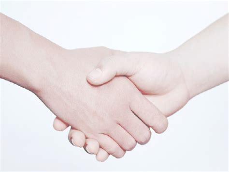 手握手特写图片 手握手特写设计素材 红动中国