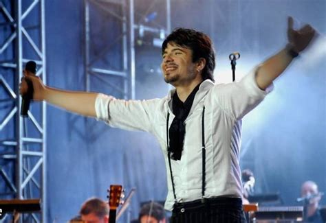 Сестрата на Тоше со ТОРТА СО ЕМОТИВНА ПОРАКА НА НЕГОВИОТ РОДЕНДЕН ФОТО Дознај на Време