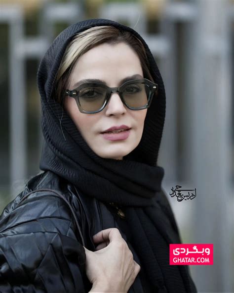 تصاویر هنرمندان در مراسم تشییع پیکر داریوش مهرجویی و همسرش ۱ قطار