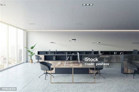 큰 창문과 컴퓨터가 있는 책상이 있는 현대적인 사무실 인테리어의 측면 모습 3d 렌더링 0명에 대한 스톡 사진 및 기타 이미지 0명 3차원 형태 가구 Istock