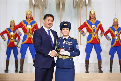 БНТУ д үүрэг гүйцэтгэсэн алба хаагчдад төрийн медаль гардууллаа