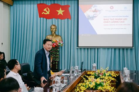 Đào tạo nguồn nhân lực chất lượng cao định hướng nghề nghiệp quốc tế ngành Logistics và Quản lý