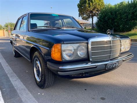 Mercedes 230 230 C W123 Kaufen Bei Car And Classic