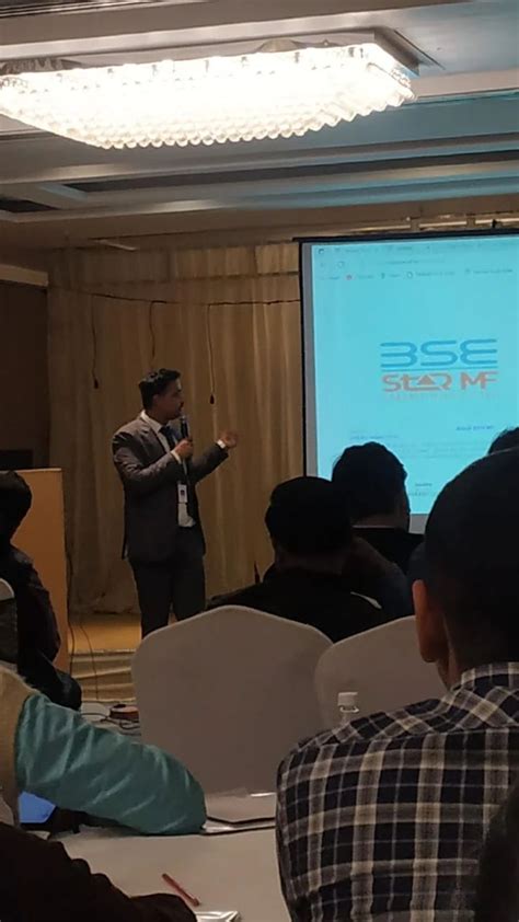 Ravi Mishra On Linkedin Session In Varanasi