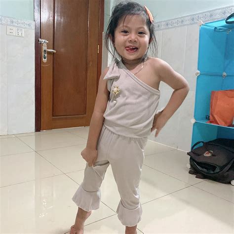 ស្រី អូន ស្រី អូន Added A New Photo