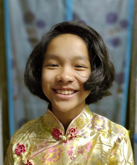 Premium Photo Portrait Of Smiling Girl Premium Photo Portrait Of Smiling Girl