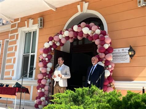 СУ „Христо Ботев“ във Враца отбеляза патронния си празник с пищно тържество снимки