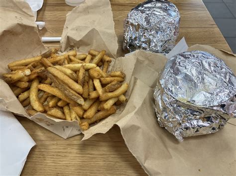 홍콩여행 춘완 파이브가이즈 햄버거 내돈내먹 후기 Delicious Healthy