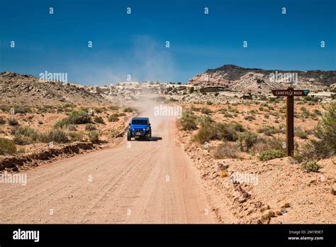 Cathedral Valley Road Crossing Caineville Wash Middle Desert Near