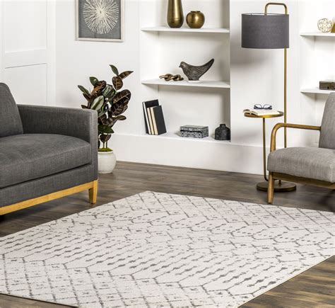 15 Beautiful Rugs That Go With Grey Couches Nish