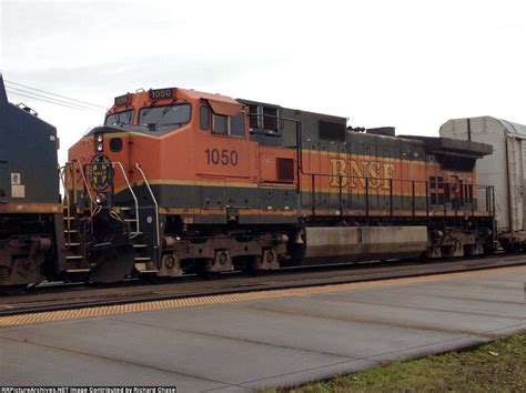 Bnsf 1050 Gold Lettered H1
