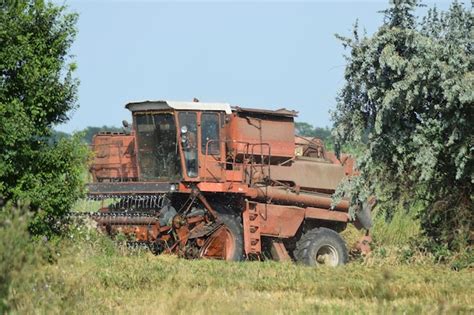 Premium Photo Old Rusty Combine Harvester