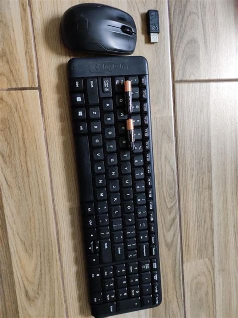 Logitech Wireless Keyboard Mouse K220 Computers And Tech Parts And Accessories Computer Keyboard
