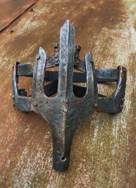 маска безумного Макса из evafoam Mad Max Mask