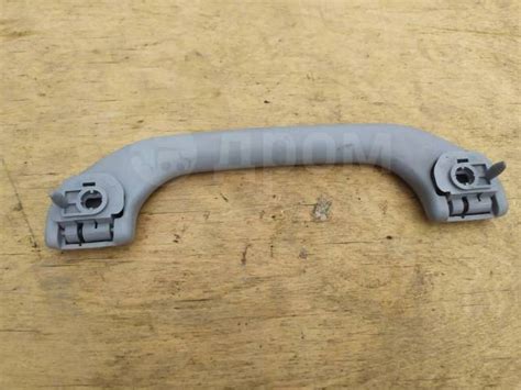 Купить Ручка потолка передняя правая MR330017 Mitsubishi Lancer 9 ...