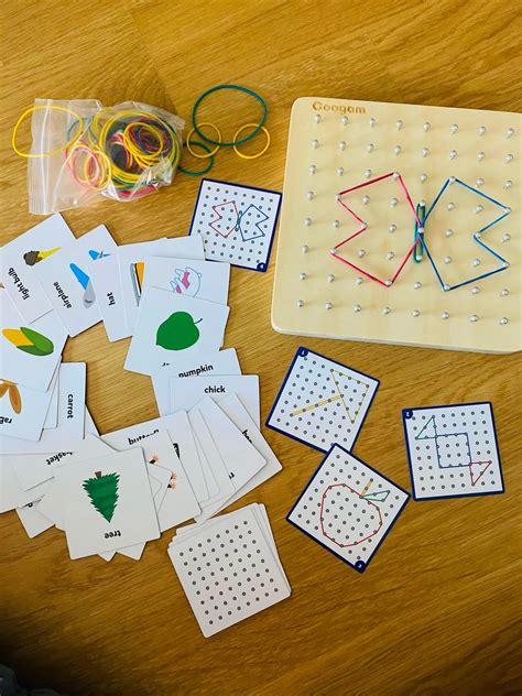 Coogam Wooden Toys Geoboard Mathematical Manipulative Block 30pcs Pattern Cards Geo Board With