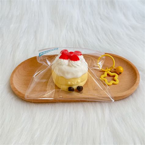 MozÜ Strawberry Cute Cake Squishy Toy