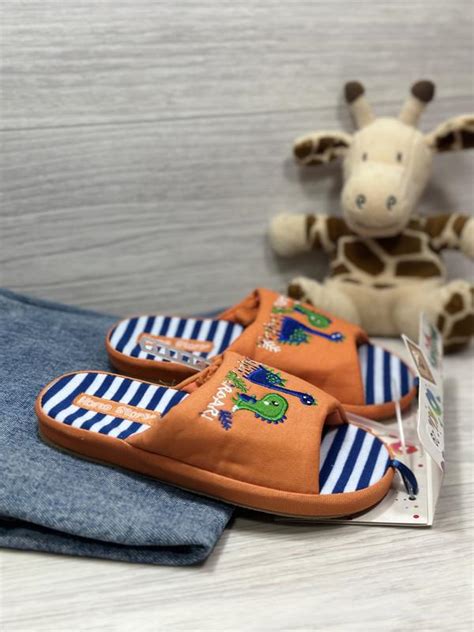 Тапочки кімнатні анатомія — ціна 380 грн у каталозі Капці Купити дитячі речі за доступною ціною