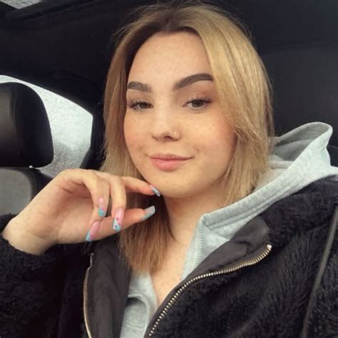Zuzanna Wojciechowska (@zuzix_xx_) • Threads, Say more