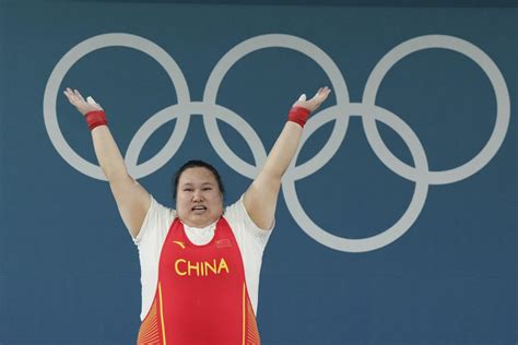 Li Wenwen Wins To Give China Five Weightlifting Gold Medals At The