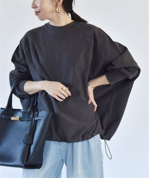 肩幅が広い女性必見！似合う服・似合わない服や骨格別コーデを徹底解説 2nd Style