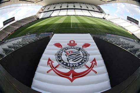 Corinthians Tem Acerto Com Róger Guedes