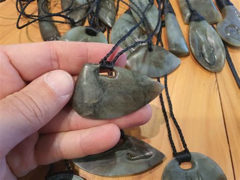 Pipi Shell Campbell Carving