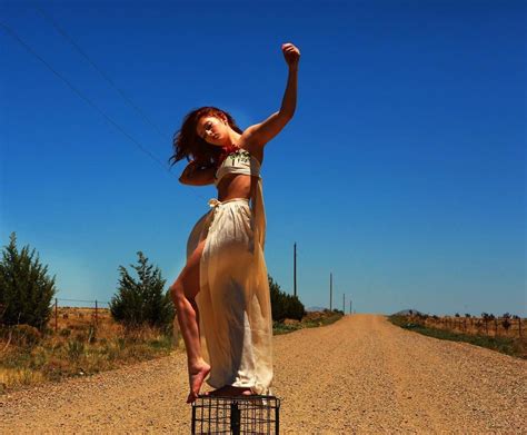 Willow Shields Sexy 5 Photos Thefappening