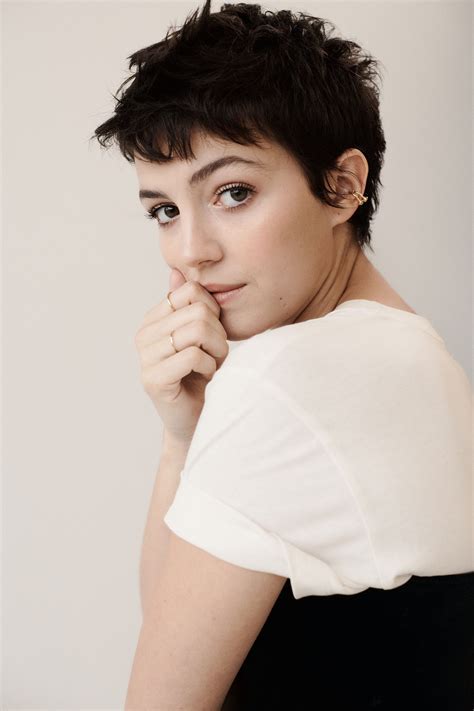 Dickinson S2 Ella Hunt On Sues Arc And Acting With Hailee Steinfeld