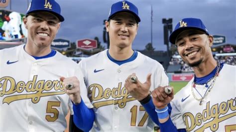 Mlb Dodgers Receive Their World Series Rings And Check Out The