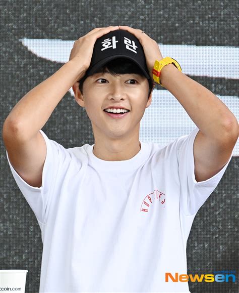 송중기 ‘화란모자 쓰고 왔어요 [포토엔hd] 뉴스인코리아