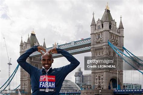Mo Farah Mobot Pose Photos And Premium High Res Pictures Getty Images