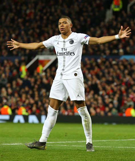 Height Of Neymar In Feet