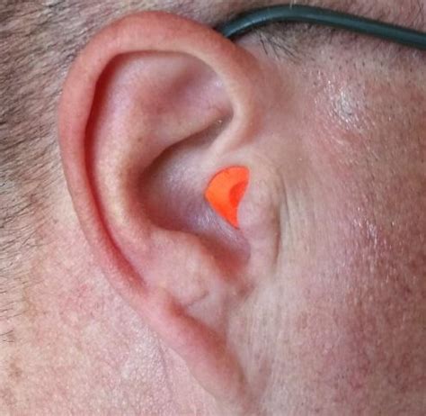 The Right Way To Wear Soft Foam Ear Plugs Online Safety Trainer