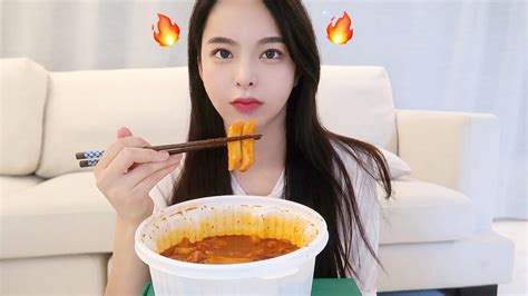 화나서 하는 폭풍 엽떡 먹방 먹고 혈당 스파이크 와서 바로 잘 거임 🐽💢 Youtube