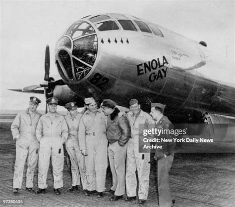 Crew Of Enola Gay Photos And Premium High Res Pictures Getty Images