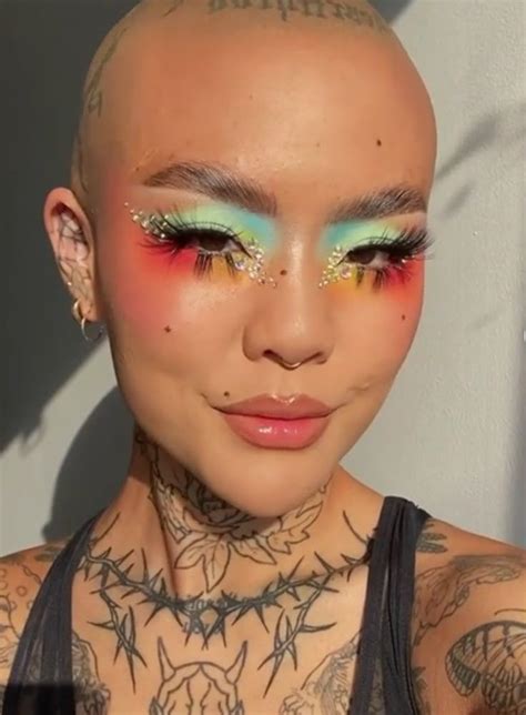 Pin By Art By Valentina On Eyeshadow Creative Eye Makeup Ethereal
