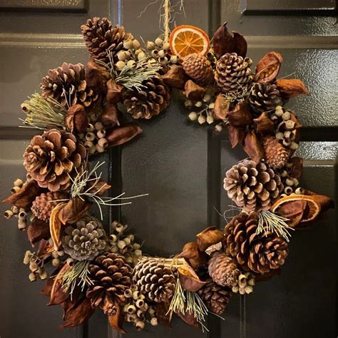 Diy Christmas Wreath With Pine Cones And Oranges