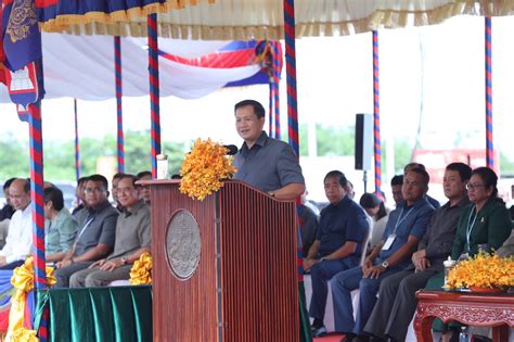 Pm Encourages Informal Workers To Enter Formal Economy វិមាន៧មករា